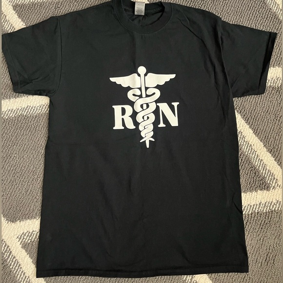 Gildan | Tops | Gildan Rn T Shirt | Poshmark